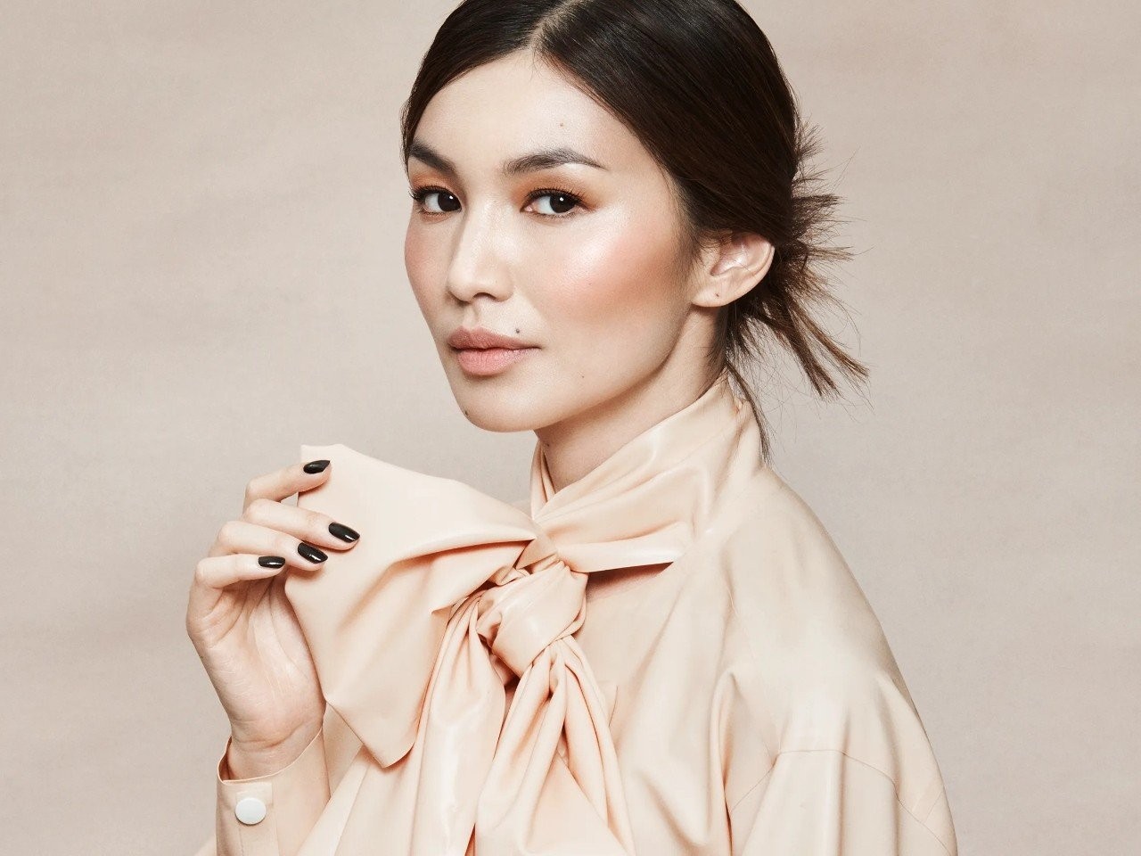 Gemma Chan: Κάνει flashback στις αγαπημένες της Met Gala εμφανίσεις