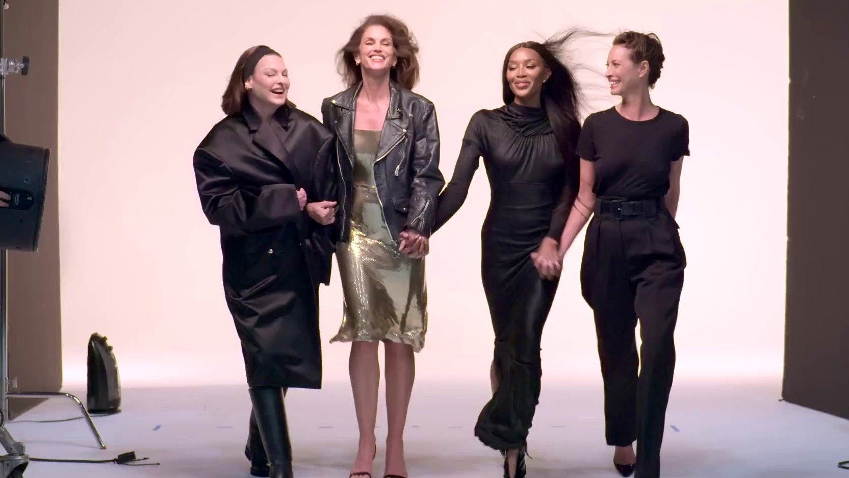 The Super Models: Παρακολουθώντας το πολυαναμενόμενο ντοκιμαντέρ