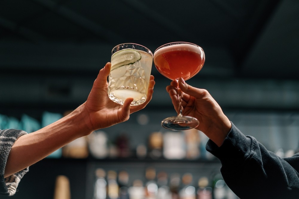 Time for drinks: Πού θα βρείτε τα πιο ελαφριά cocktails στην πόλη