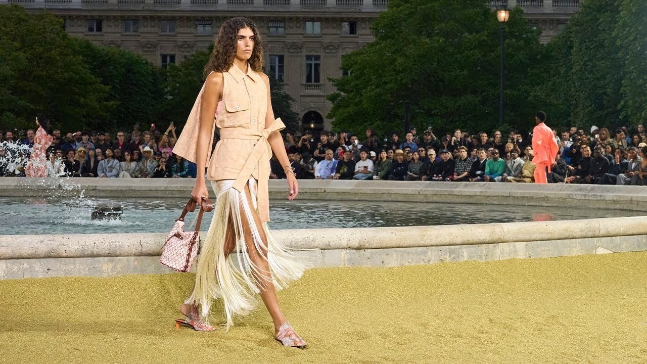 Η Kenzo παρουσίασε τη συλλογή Spring/Summer 2025 στο Jardin Du Palais Royal