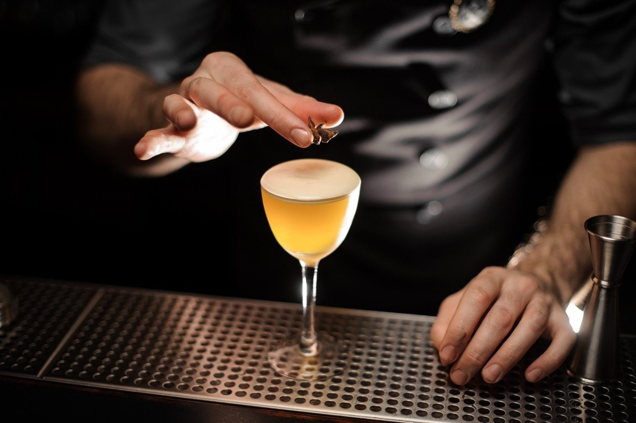 Salonica Bar Show: 5 insiders των πολυσύχναστων spots της πόλης μάς ...