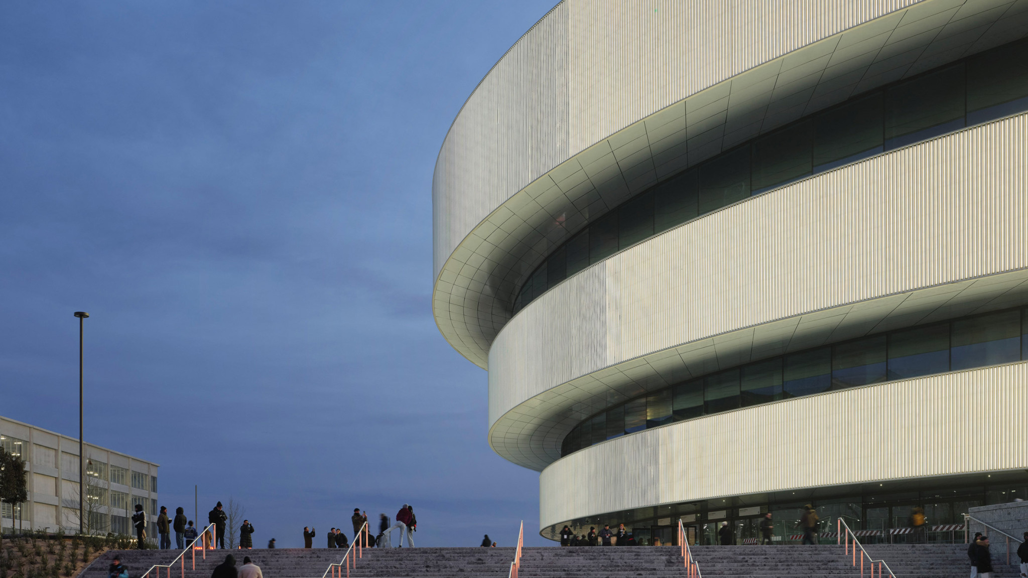 Το νέο παγοδρόμιο των Χειμερινών Ολυμπιακών Αγώνων στο Μιλάνο μοιάζει ...