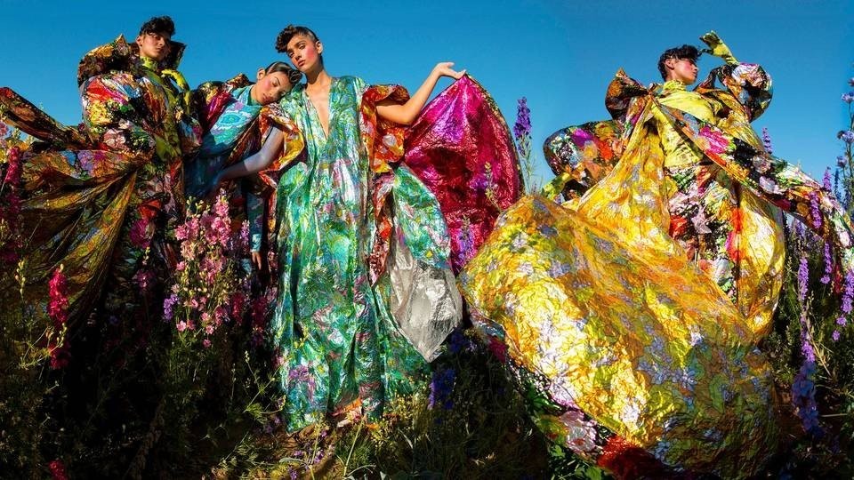 Η έκθεση-αφιέρωμα στον σουρεαλιστικό κόσμο του Tim Walker στο Victoria ...