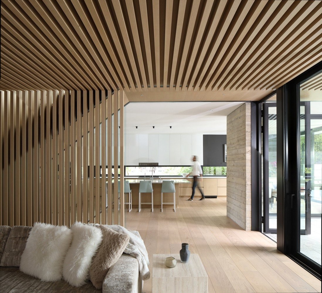 Μια εντυπωσιακή βίλα στον Καναδά χρησιμοποιεί το ξύλο ως το πιο βασικό ...